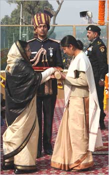 Hav Gajender Singh Bisht AC - Honourpoint